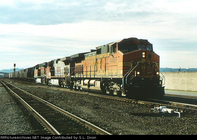 BNSF 4457 East